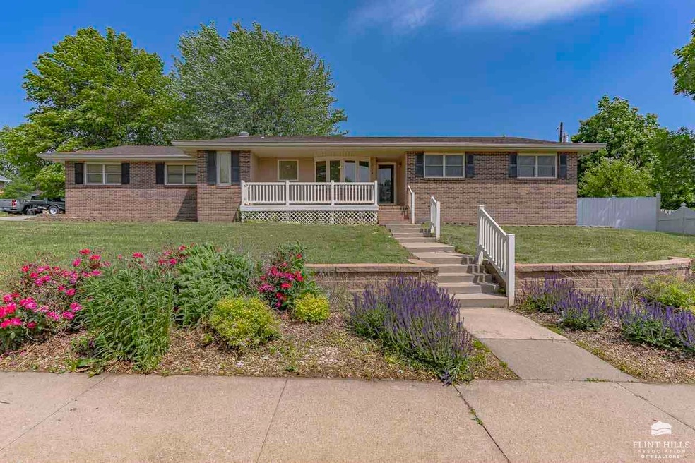 804 Kingsbury Dr, Junction City, KS 66441 | Homes.com