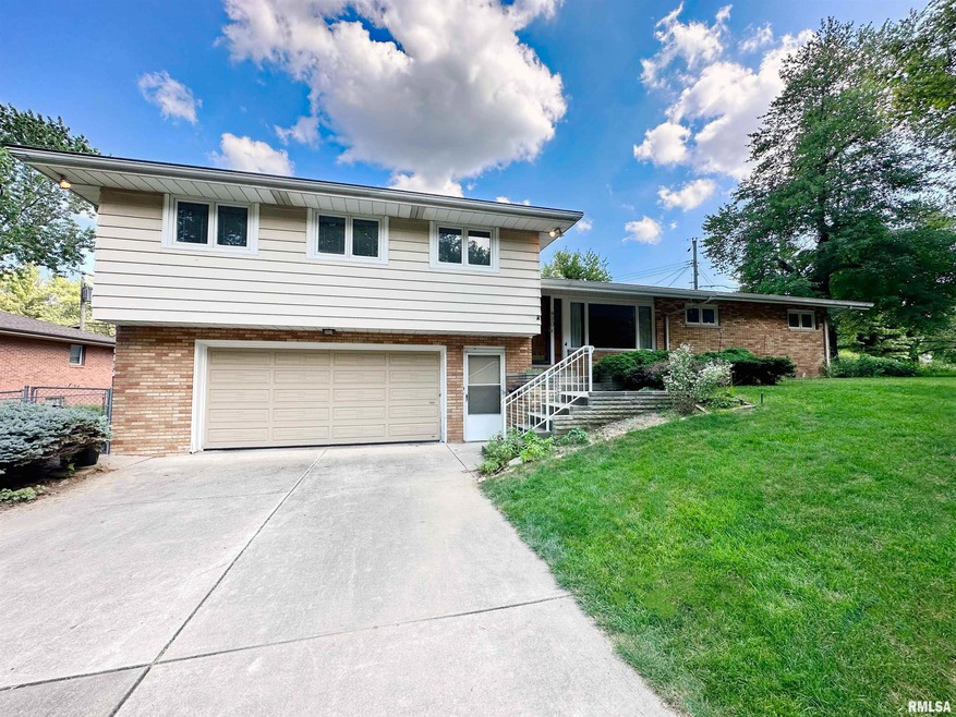 920 W Fairmont Dr, Peoria, IL 61614 | MLS# RMAPA1244306