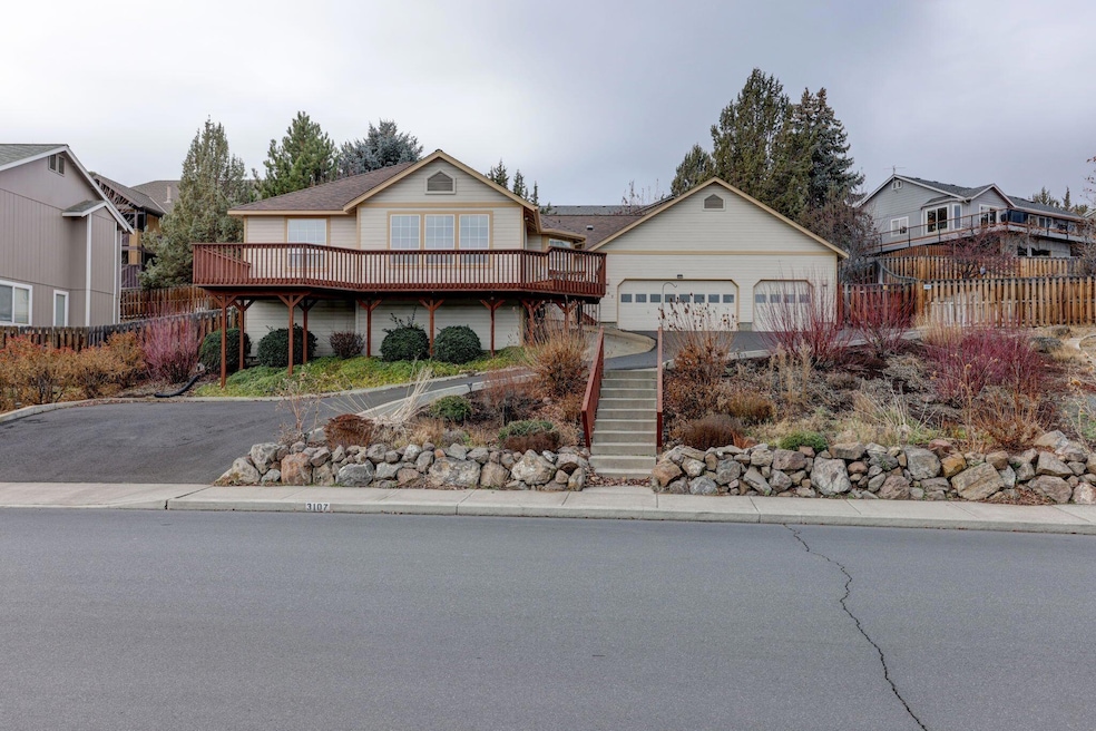 3107 SW 36th St, Redmond, OR 97756 | MLS# 220175296