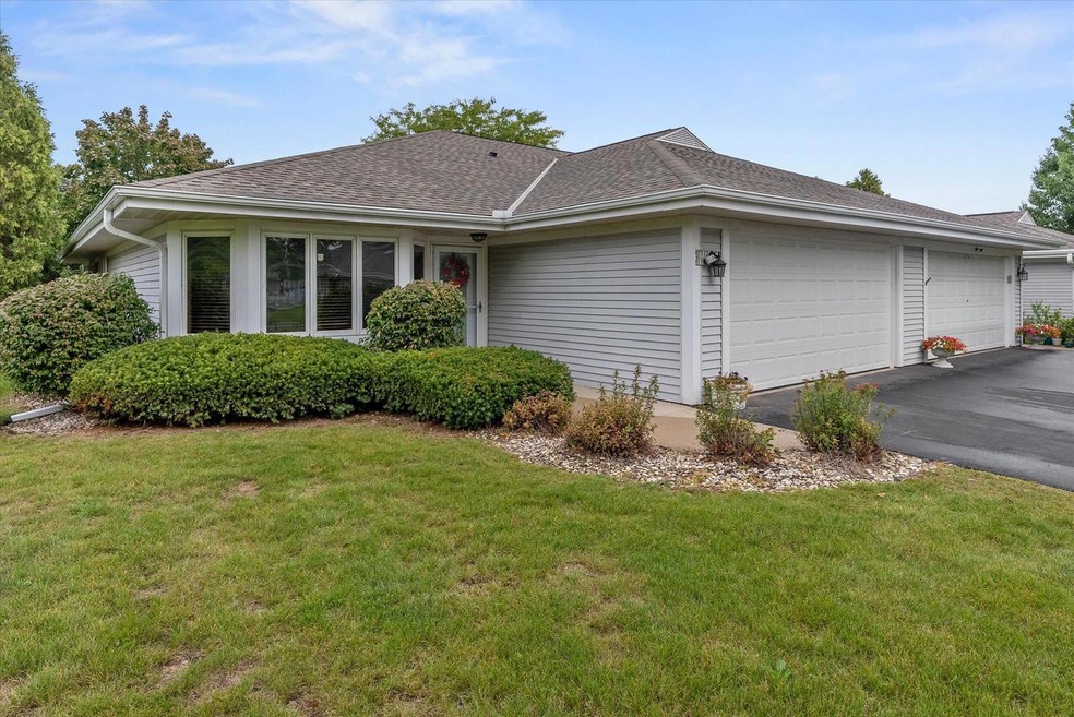 7312 W Mequon Square Dr, Mequon, WI 53092 | Homes.com
