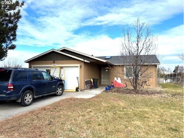 1090 W Ridgeway Ave, Hermiston, OR 97838 | MLS# 24672162