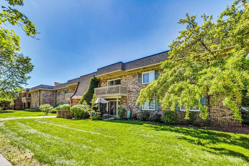 6S114 Park Meadow Dr Unit 7C, Naperville, IL 60540 | Homes.com