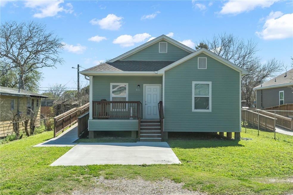 904 Chapa St, Robstown, TX 78380 | Homes.com