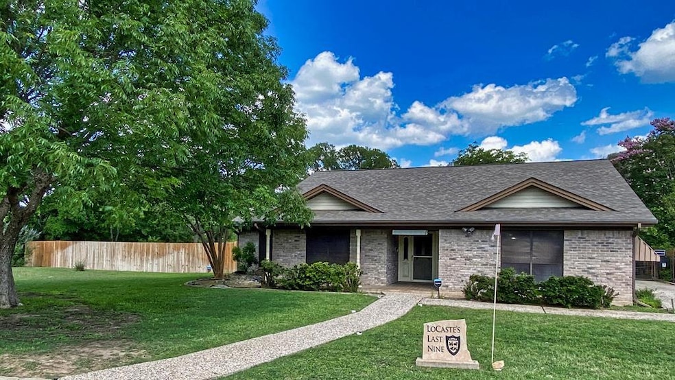1810 Leslie Dr, Kerrville, TX 78028 | Homes.com
