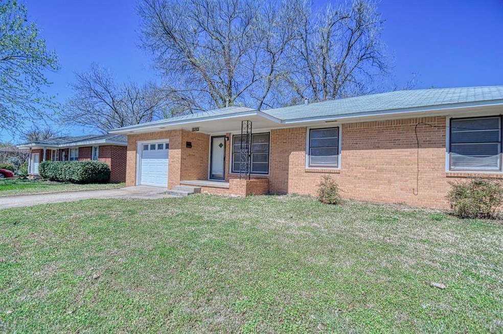 1605 Rowena Ln, Norman, OK 73069 | Homes.com