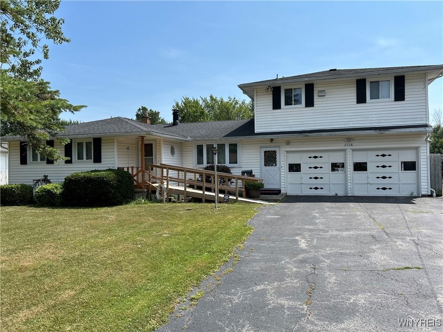 2718 Stenzel Ave Unit Upper, North Tonawanda, NY 14120 | Homes.com