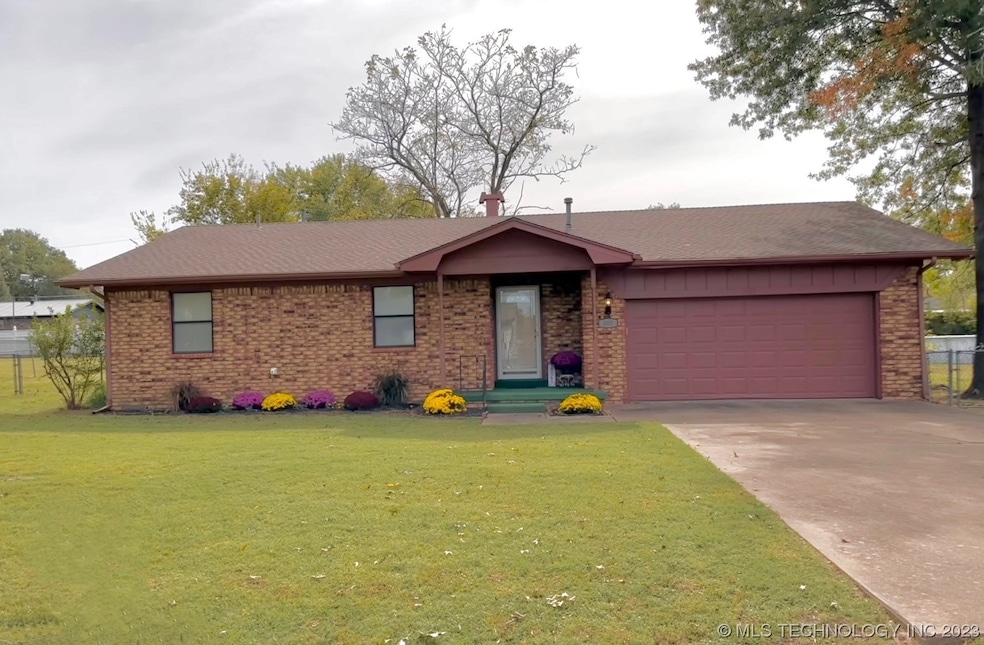 305 E Barclay St, Henryetta, OK 74437 | Homes.com