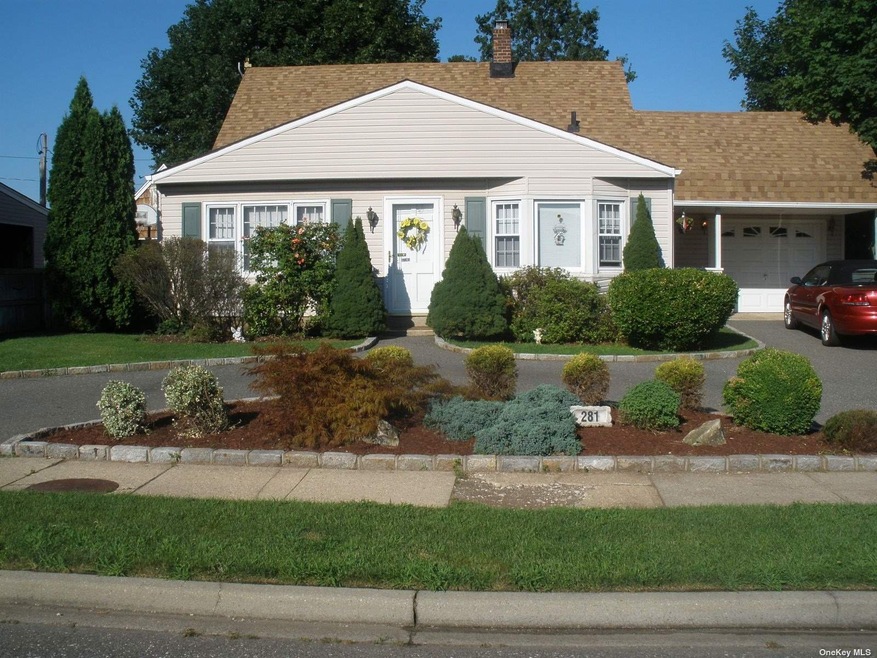 281 Center Ln, Levittown, NY 11756 | MLS# ONE3510950