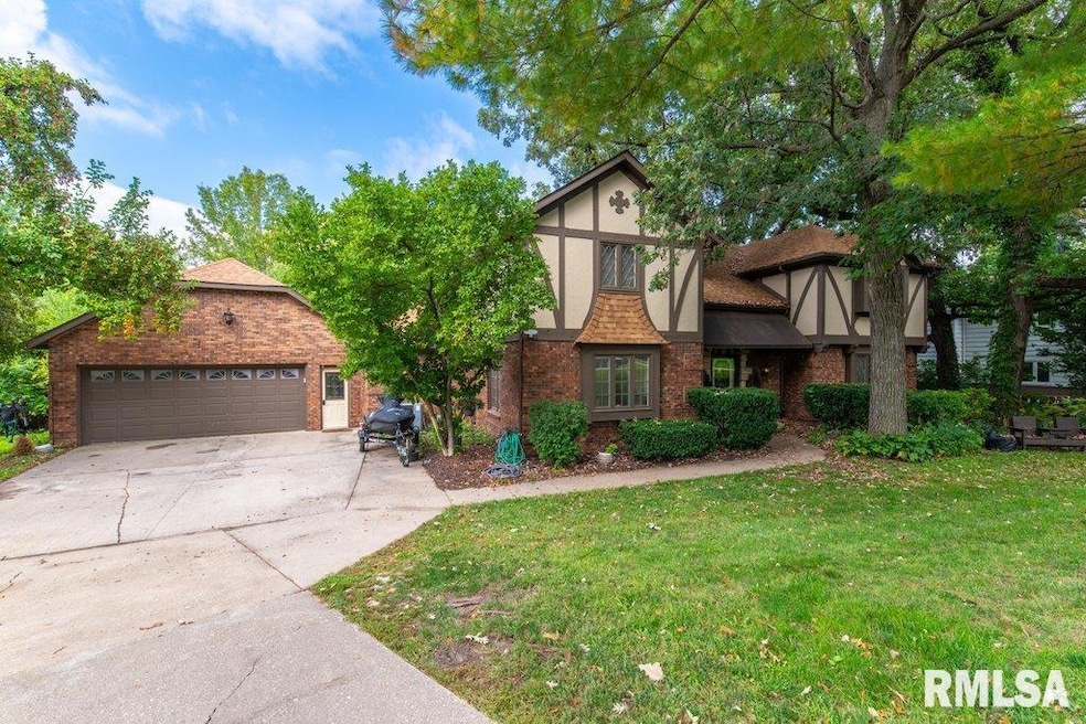 1840 Harding Ct, Bettendorf, IA 52722 | Homes.com 1840 Harding Ct, Bettendorf, IA 52722 | Homes.com