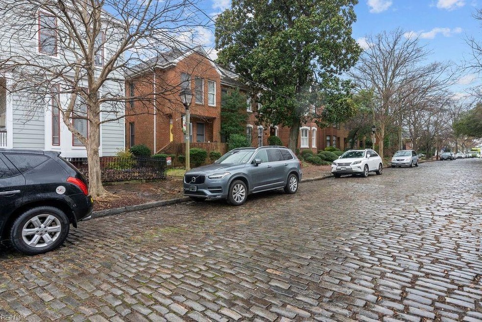 309 W Freemason St Unit 4, Norfolk, VA 23510 | Homes.com 309 W Freemason St Unit 4, Norfolk, VA 23510 | Homes.com