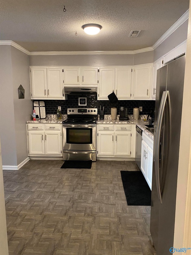 2180 Westbury Ct SW, Decatur, AL 35603 | MLS# 21842734 | Homes.com