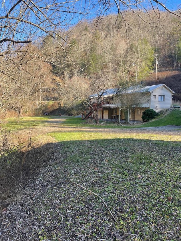 567 Big Willard Rd, Busy, KY 41723 | MLS# 121438