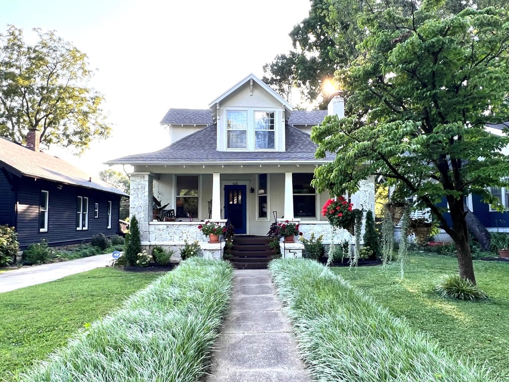 635 S Pickwick Ave, Springfield, MO 65802 | MLS# 60272785 | Homes.com