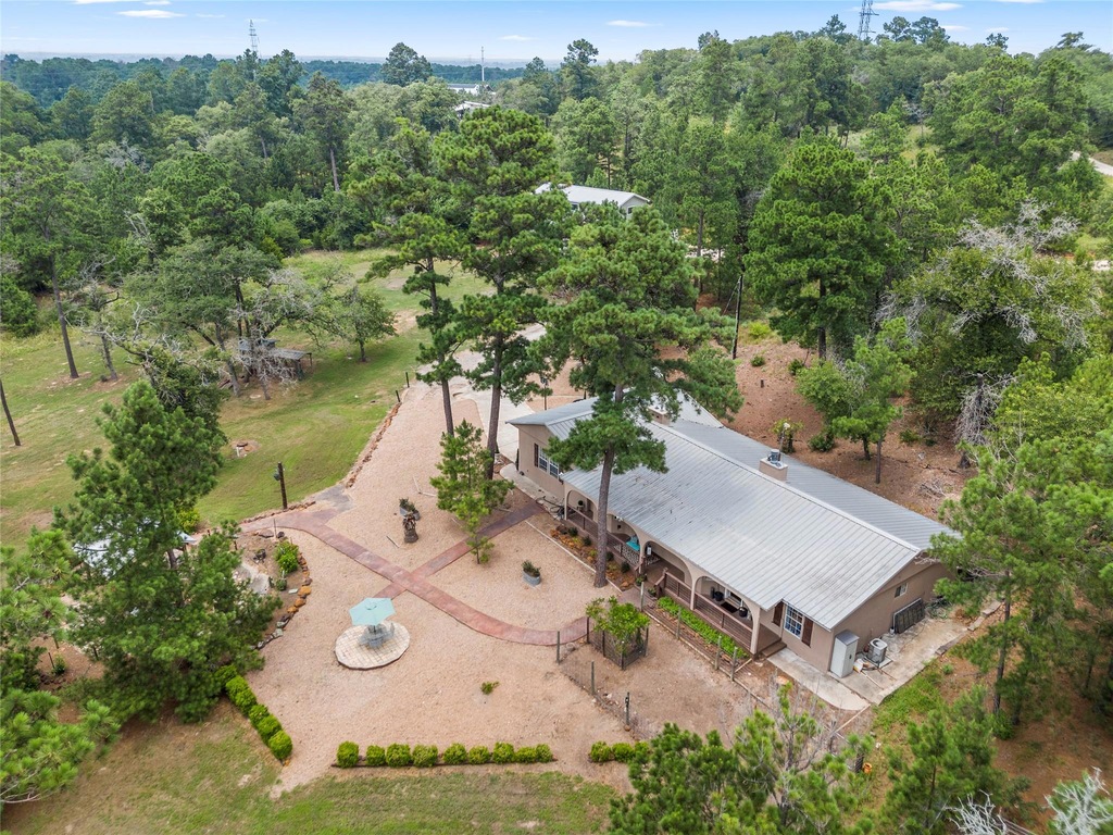 242 Pine Tree Loop, Bastrop, TX 78602 | MLS# ACT1248484 | Homes.com