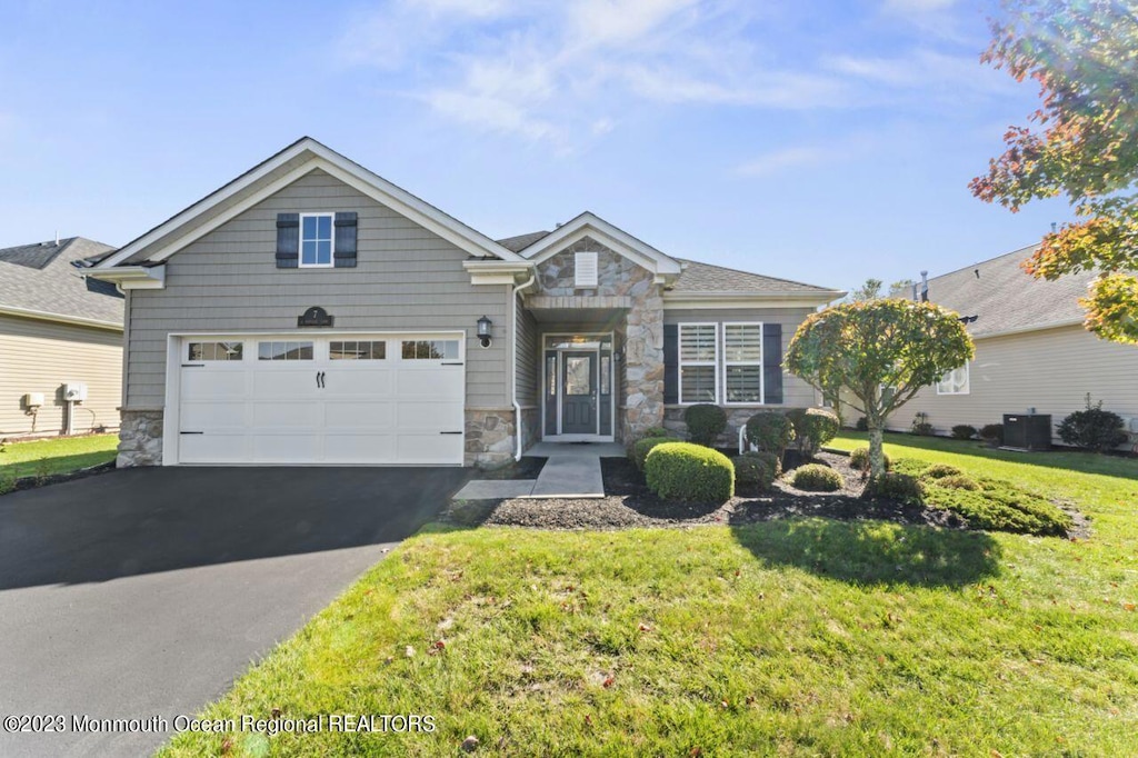 7 E Raphael Ln, Farmingdale, NJ 07727 | Homes.com