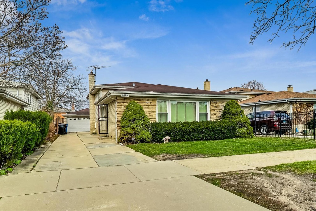 6926 N Central Ave, Chicago, IL 60646 | MLS# MRD12070212 | Homes.com
