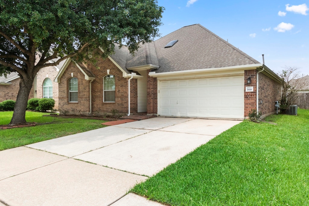 1818 Dominic Ln, Houston, TX 77049 | MLS# 88171159 | Homes.com