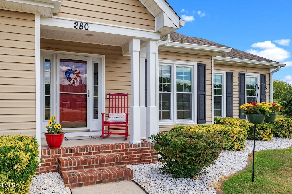 280 Sherman Lakes Dr, Fuquay Varina, NC 27526 | MLS# 10036737 | Homes.com