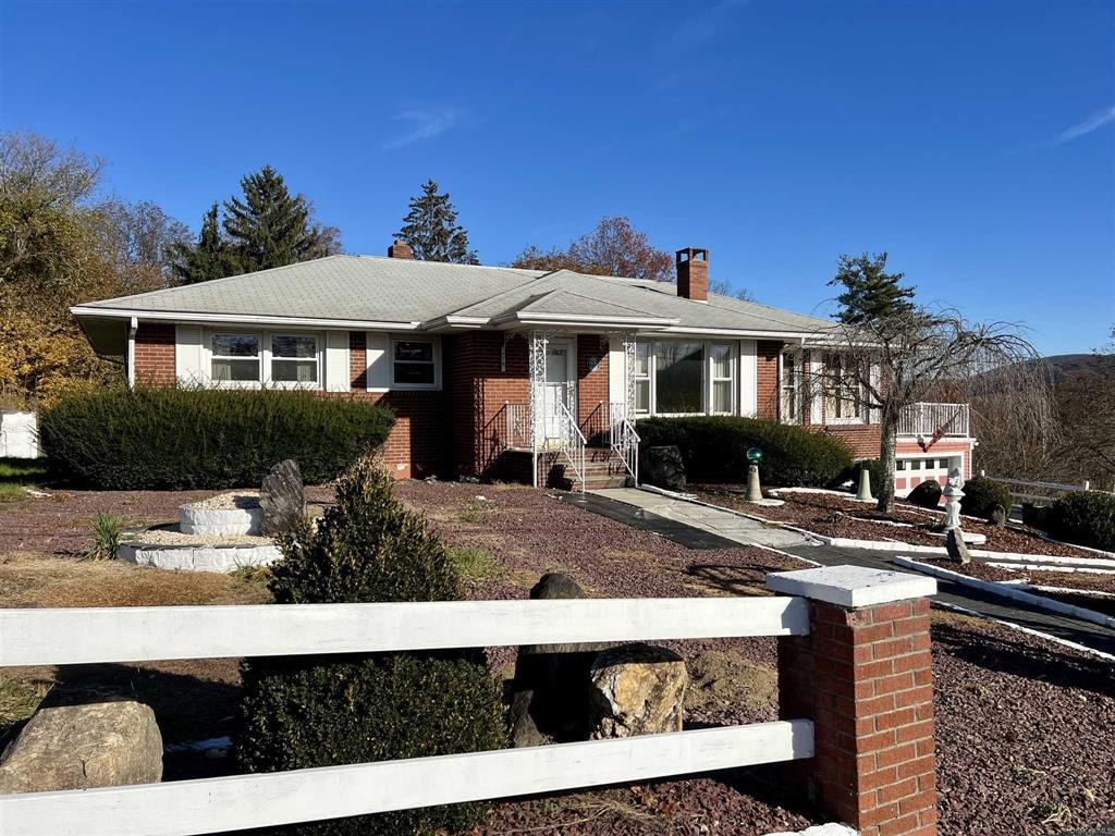 7 Hiko Place, Fishkill, NY 12524 | Homes.com