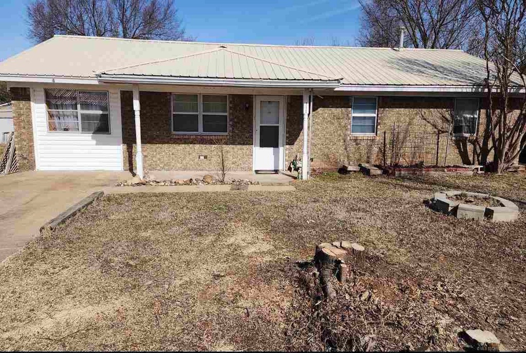 312 Maple St, Pawnee, OK 74058 | MLS# 128320 | Homes.com