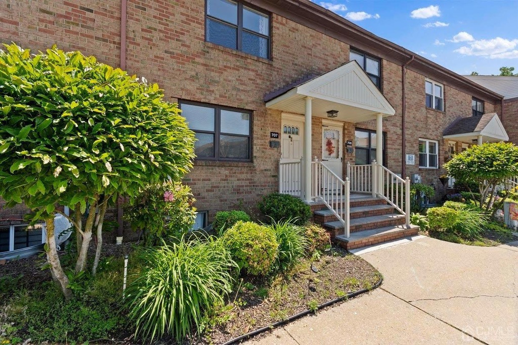 707 Sharon Garden Ct, Woodbridge, NJ 07095 | Homes.com