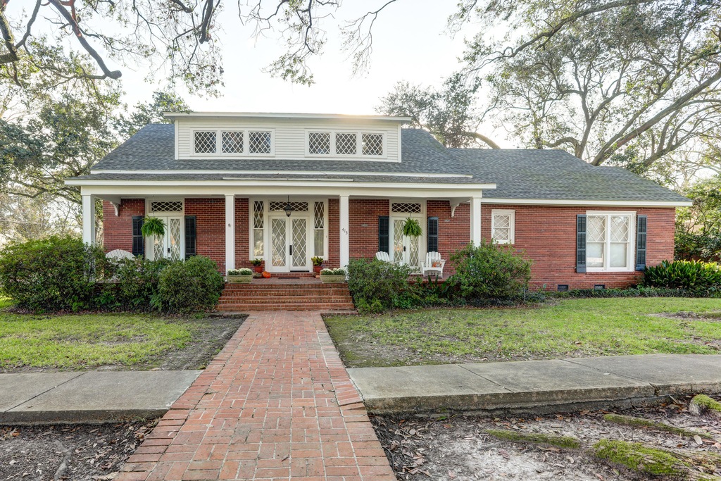 413 N Church Ave, Kaplan, LA 70548 | MLS# 20009493 | Homes.com