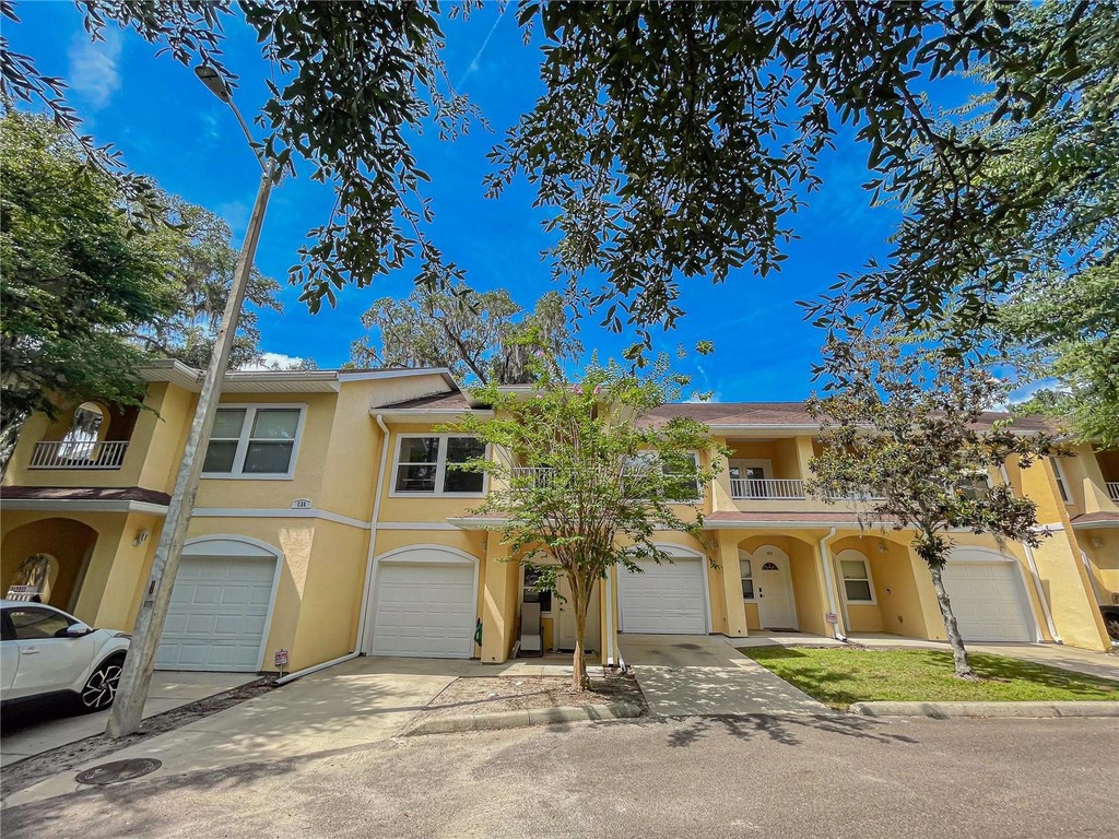 538 NW 39th Rd Unit 303, Gainesville, FL 32607 | MLS# MFRGC513668 | Homes.com