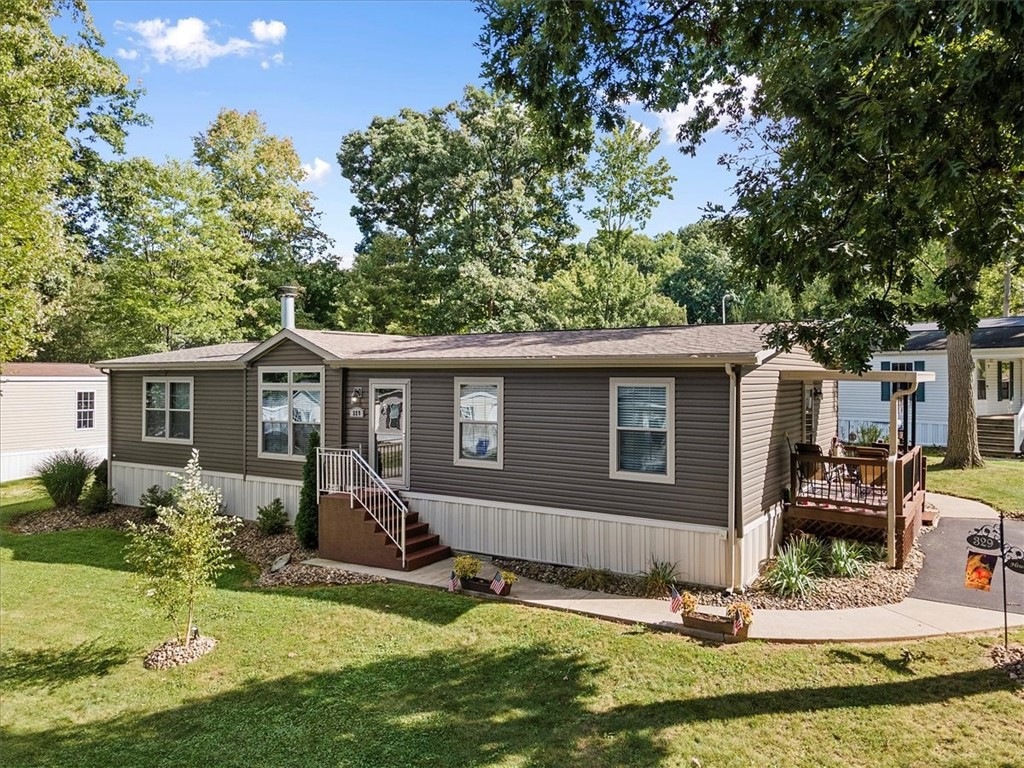 329 Laurel Dr, Cranberry Township, PA 16066 | MLS# 1640029 | Homes.com