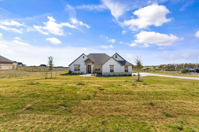 1040 Elevation Trail, Weatherford, TX 76087 | MLS# 20471660 | Homes.com