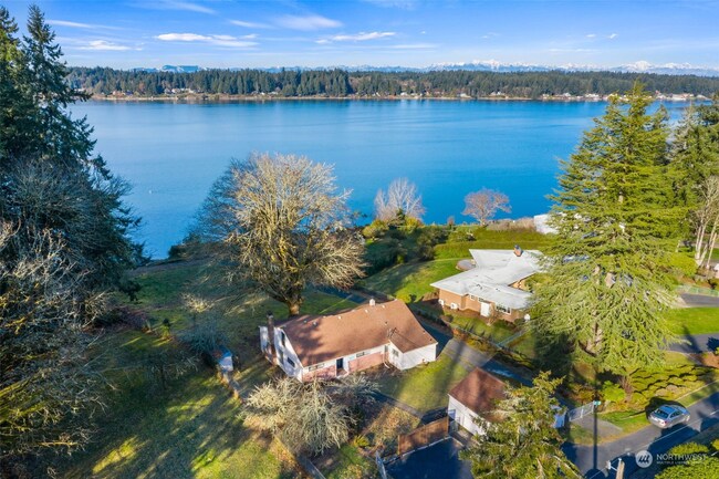 7035 Cooper Point Rd NW, Olympia, WA 98502 | MLS# NWM2191314 | Homes.com