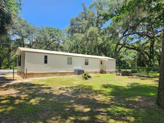 2661 Cr 423, Lake Panasoffkee, FL 33538 | Homes.com