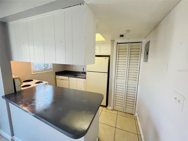 2785 L B McLeod Rd Unit B, Orlando, FL 32805 | MLS# MFRO6100400 | Homes.com