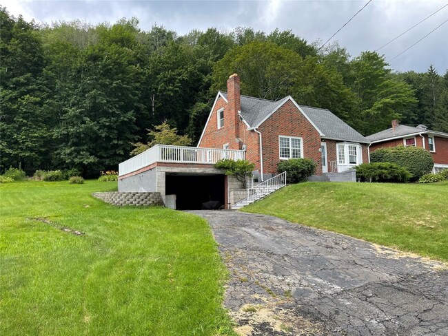 29 Sunrise Dr, Binghamton, NY 13905 | MLS# 322375 | Homes.com