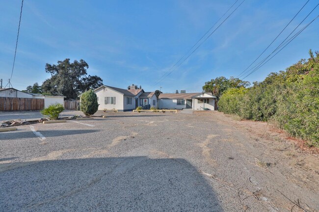 1590 E Dinuba Ave, Reedley, CA 93654 | MLS# 223107409