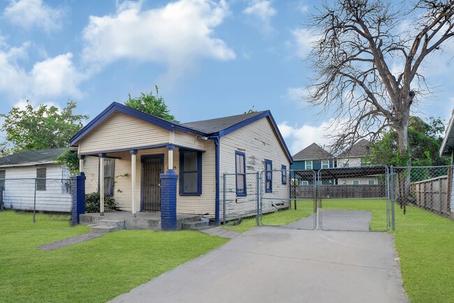 1505 Cavalcade St, Houston, TX 77009 | MLS# 47057250 | Homes.com