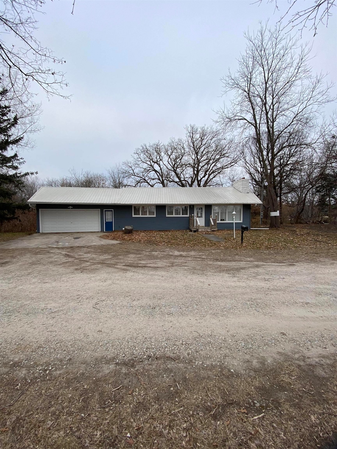 1864 100th St, Oelwein, IA 50662 | MLS# 20235252
