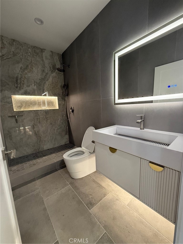 6547 Whitaker Ave, Los Angeles, CA 91406 | Homes.com