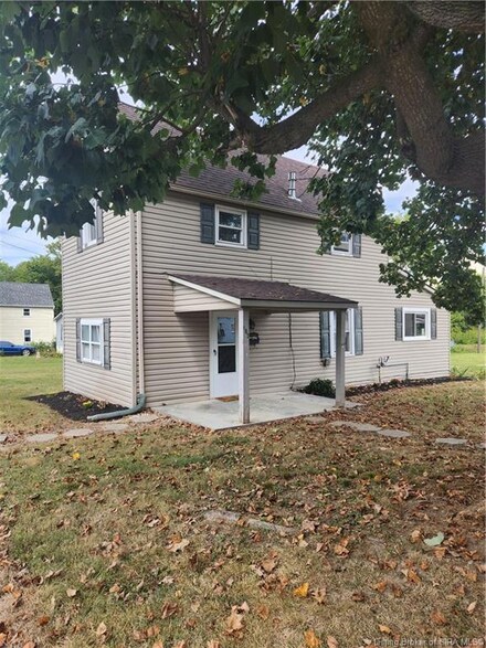 722 Parallel Ave, Sellersburg, IN 47172 | Homes.com