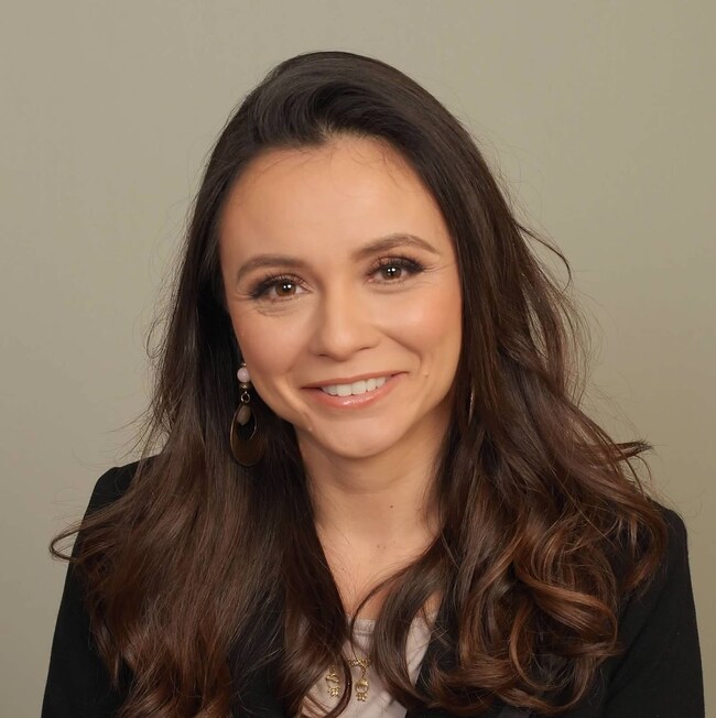 Flavia Teixeira Sztubinski, Real Estate Agent in Blue Bell, PA | Homes.com