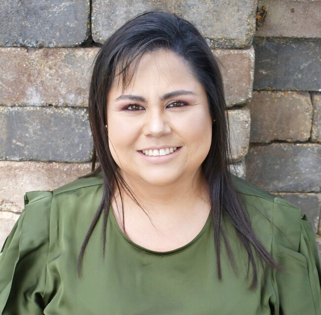 Elsa Cepeda, Real Estate Agent in St. Charles, IL | Homes.com